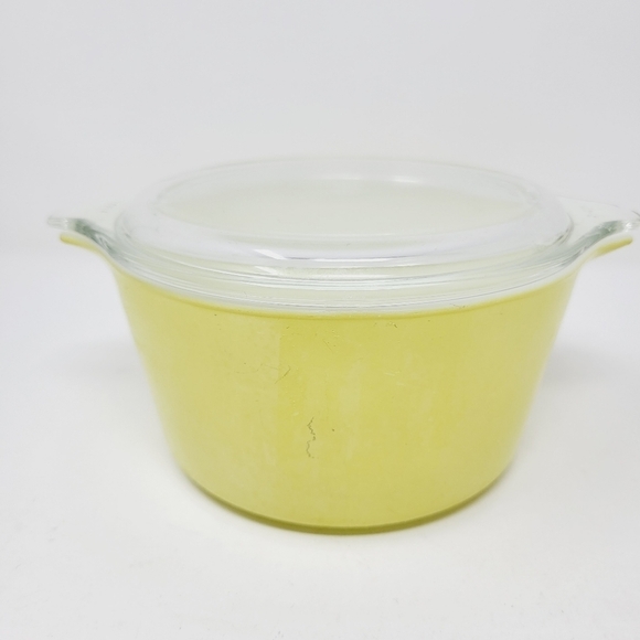 Pyrex | Kitchen | Vintage Pyrex Casserole Dish 473 Quart Green Yellow ...
